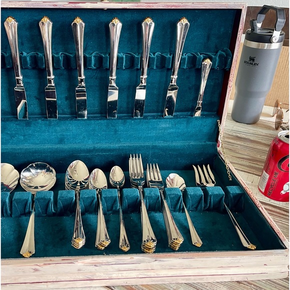 Oneida | Dining | Oneida Cube Mark Golden Juilliard Stainless Flatware ...
